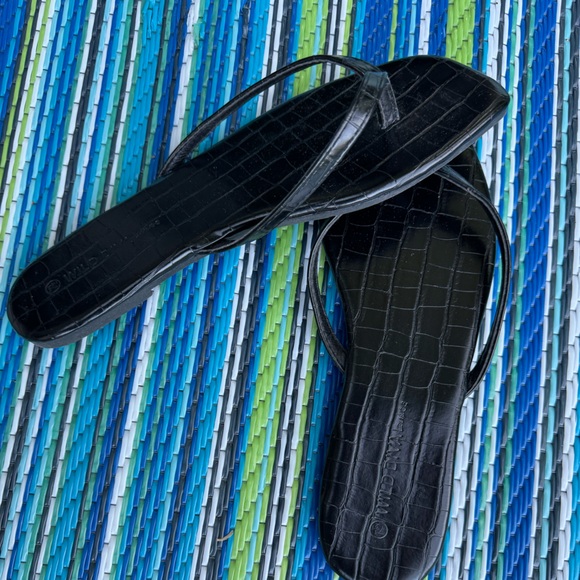 Wild Diva | Shoes | Croc Print Black Flip Flop Sandals | Poshmark